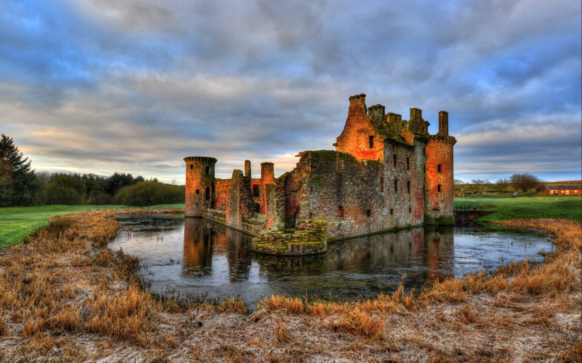 Download Man Made Caerlaverock Castle HD Wallpaper