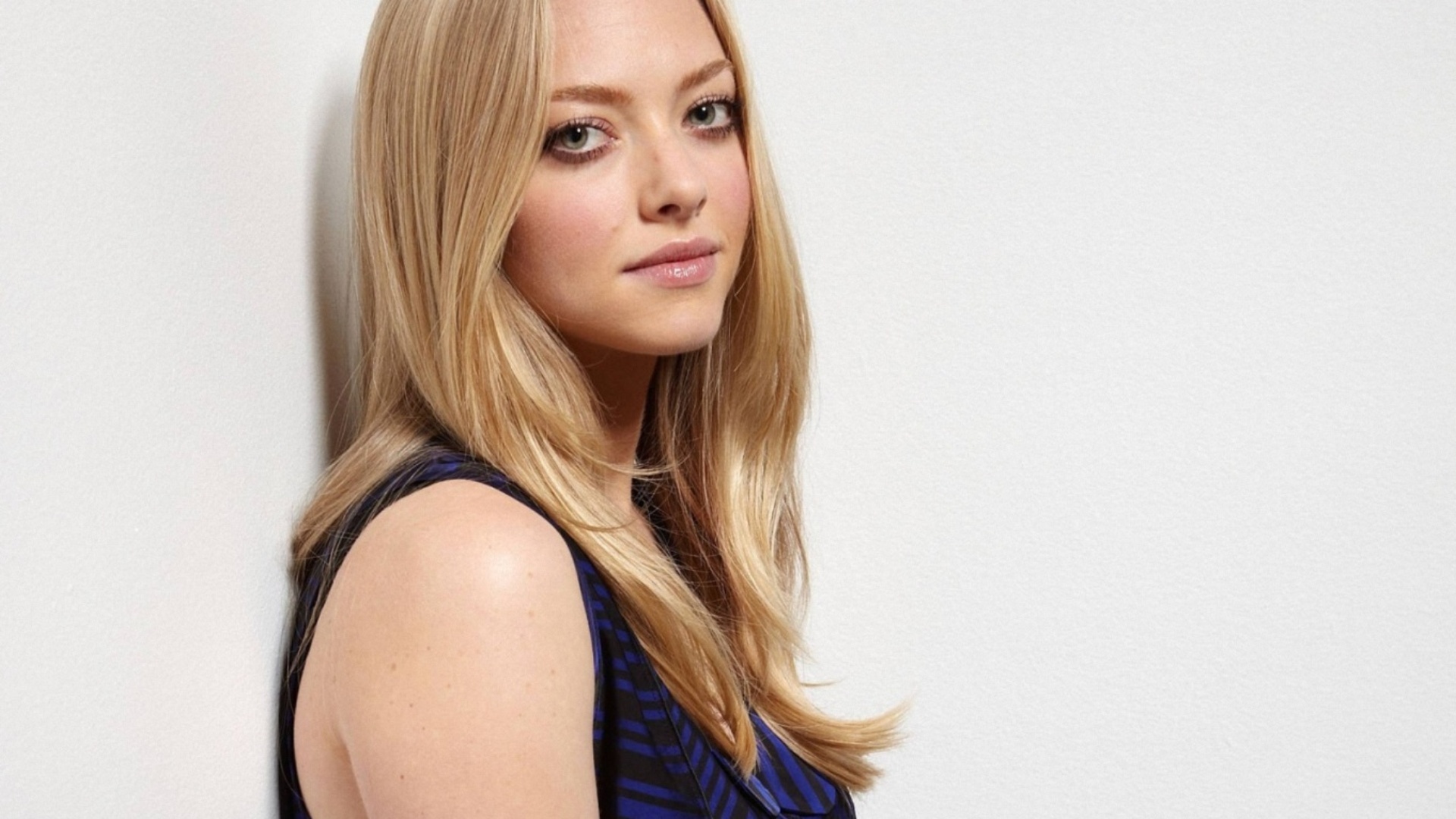 Download Celebrity Amanda Seyfried HD Wallpaper