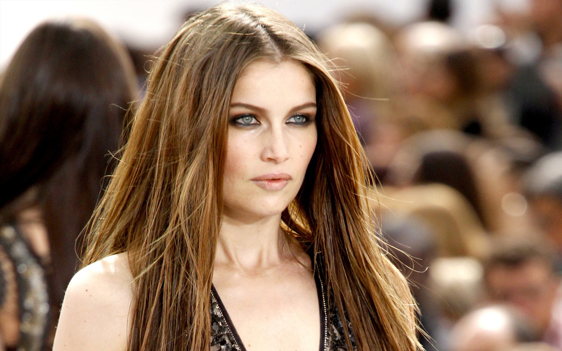 Download Model French Celebrity Laetitia Casta HD Wallpaper