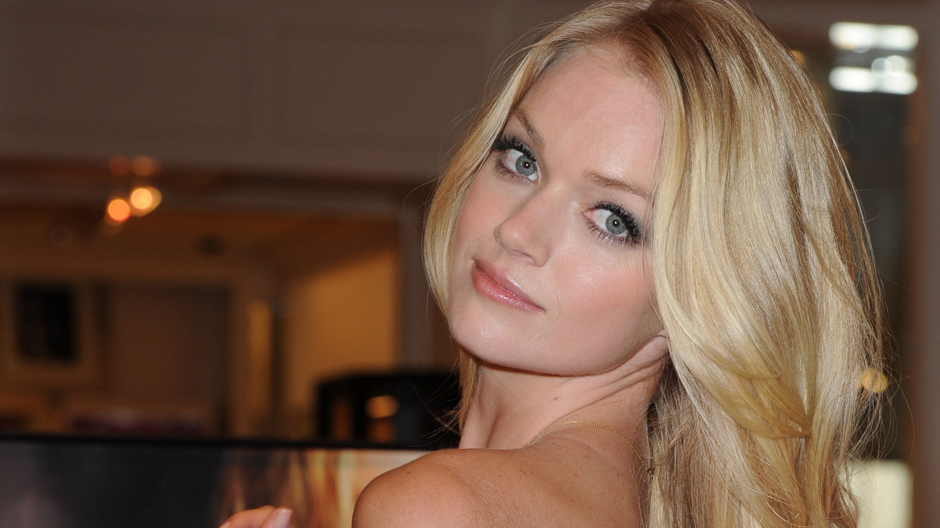 Lindsay Ellingson: Stunning American Model HD Wallpaper