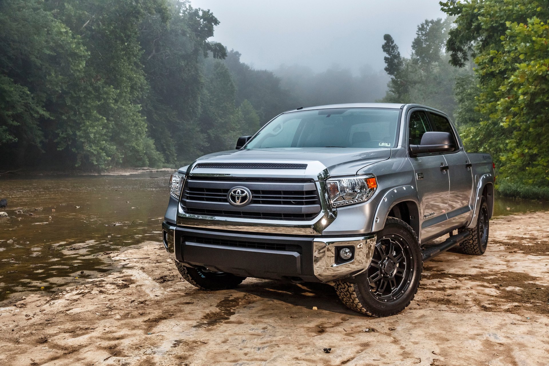 HD Toyota Tundra Truck – Rugged Off-Road Adventure Wallpaper