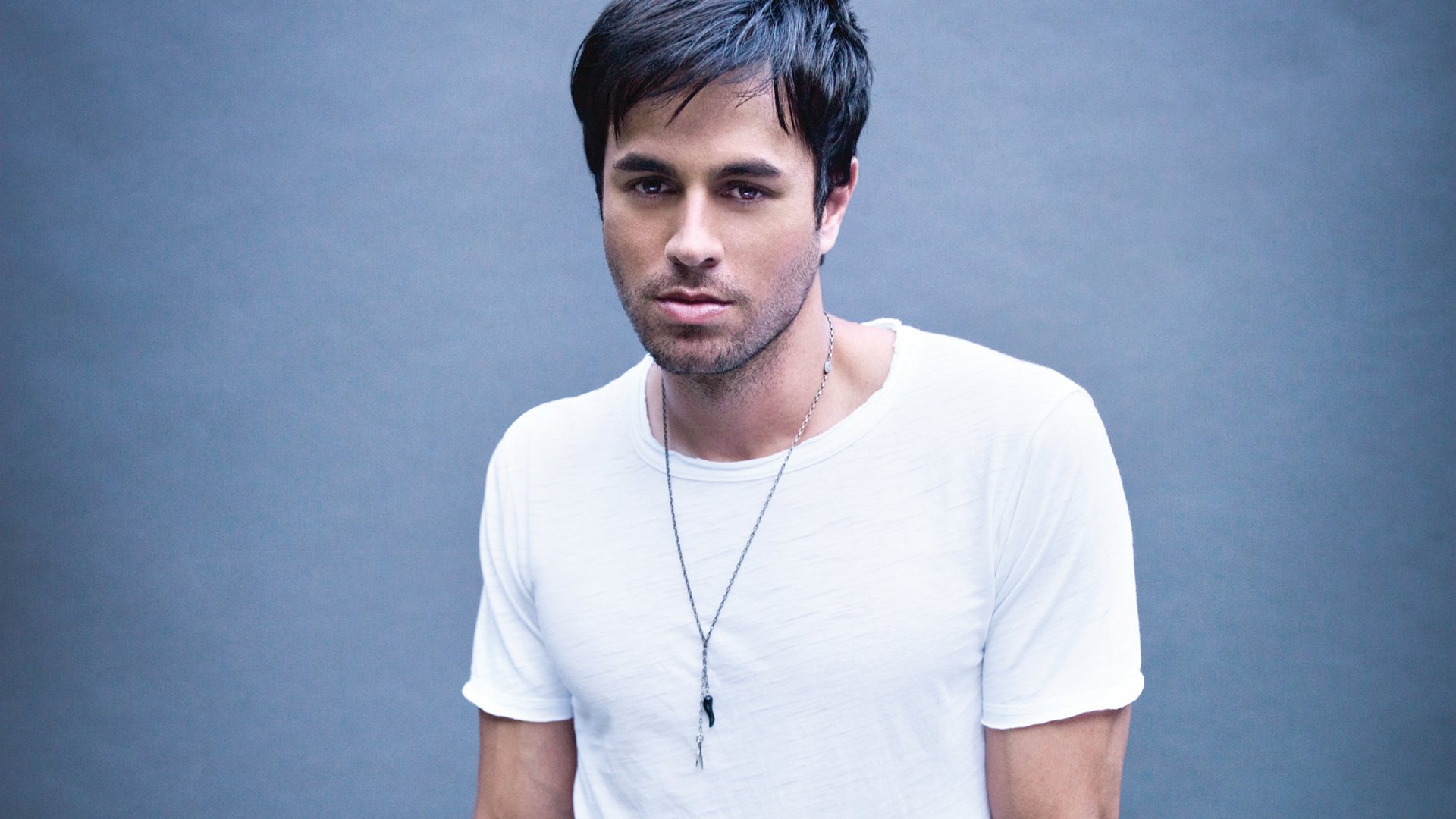 Enchanting Enrique Iglesias HD Wallpaper