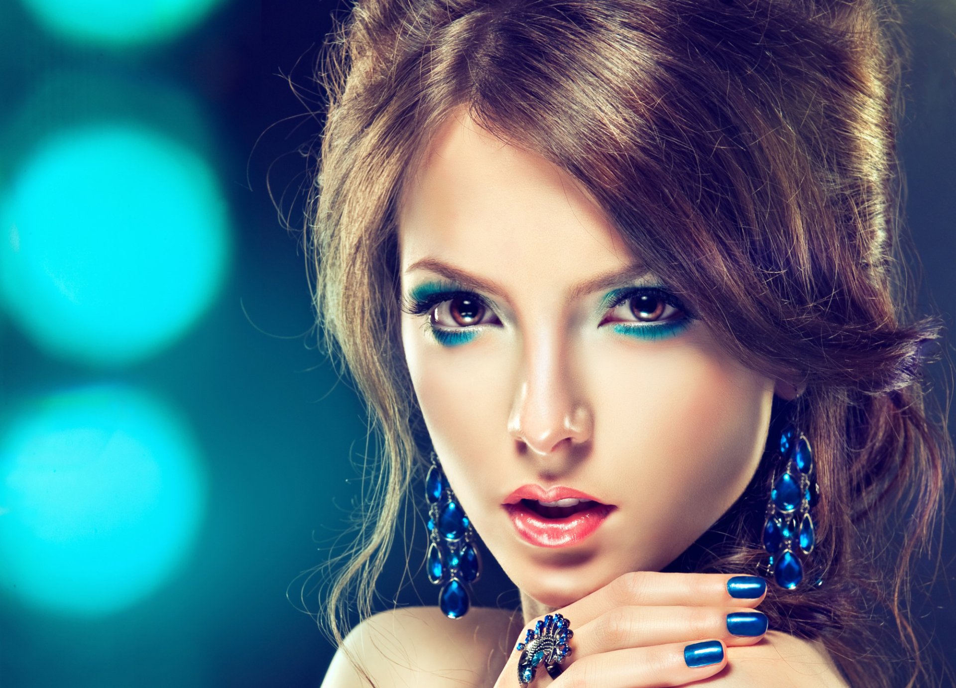 Beautiful Woman HD Wallpaper