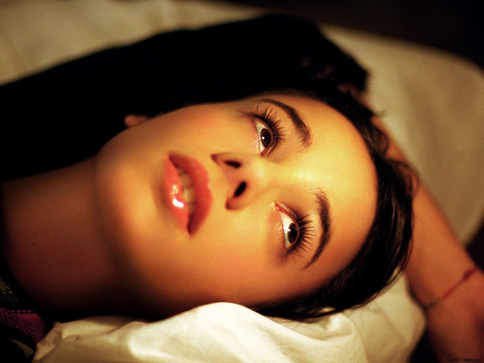 Download Music Alizée Wallpaper