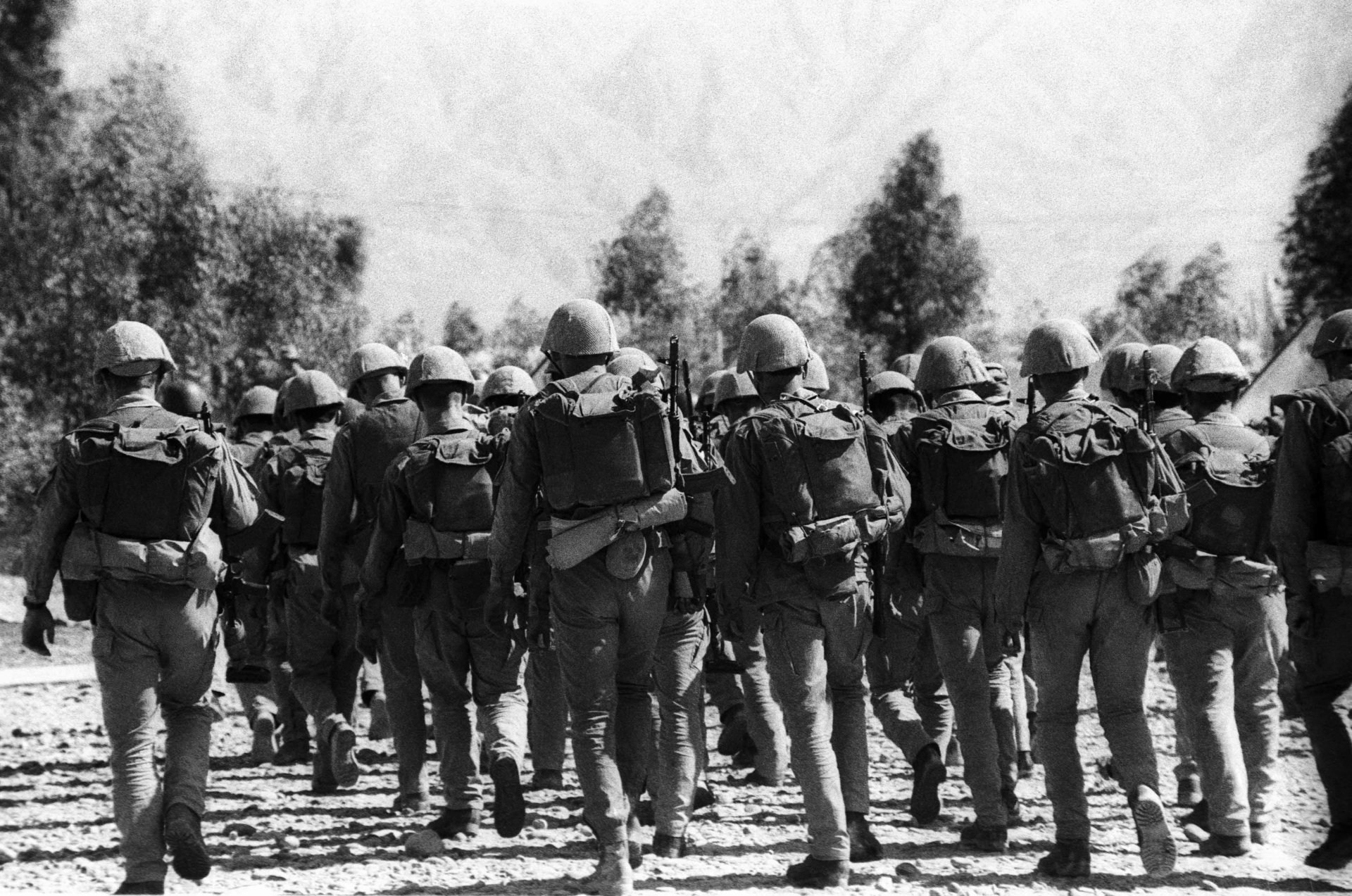 4K Ultra HD Military Soldiers Marching in Formation | 4294x2847 ...