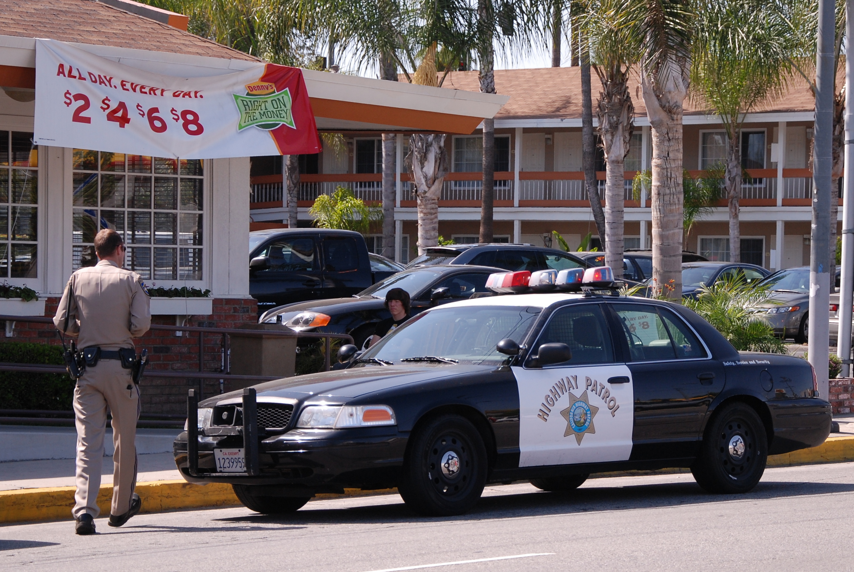 Download Vehicle Police HD Wallpaper