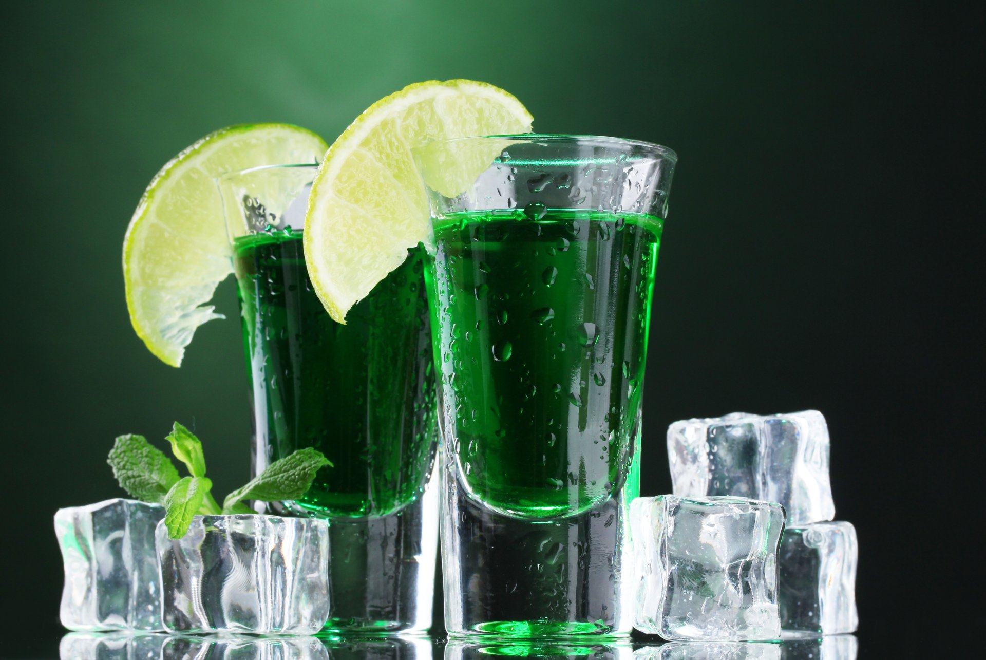Emerald Lime Shots — 4K Ultra HD Cocktail Wallpaper | 4789x3206 ...