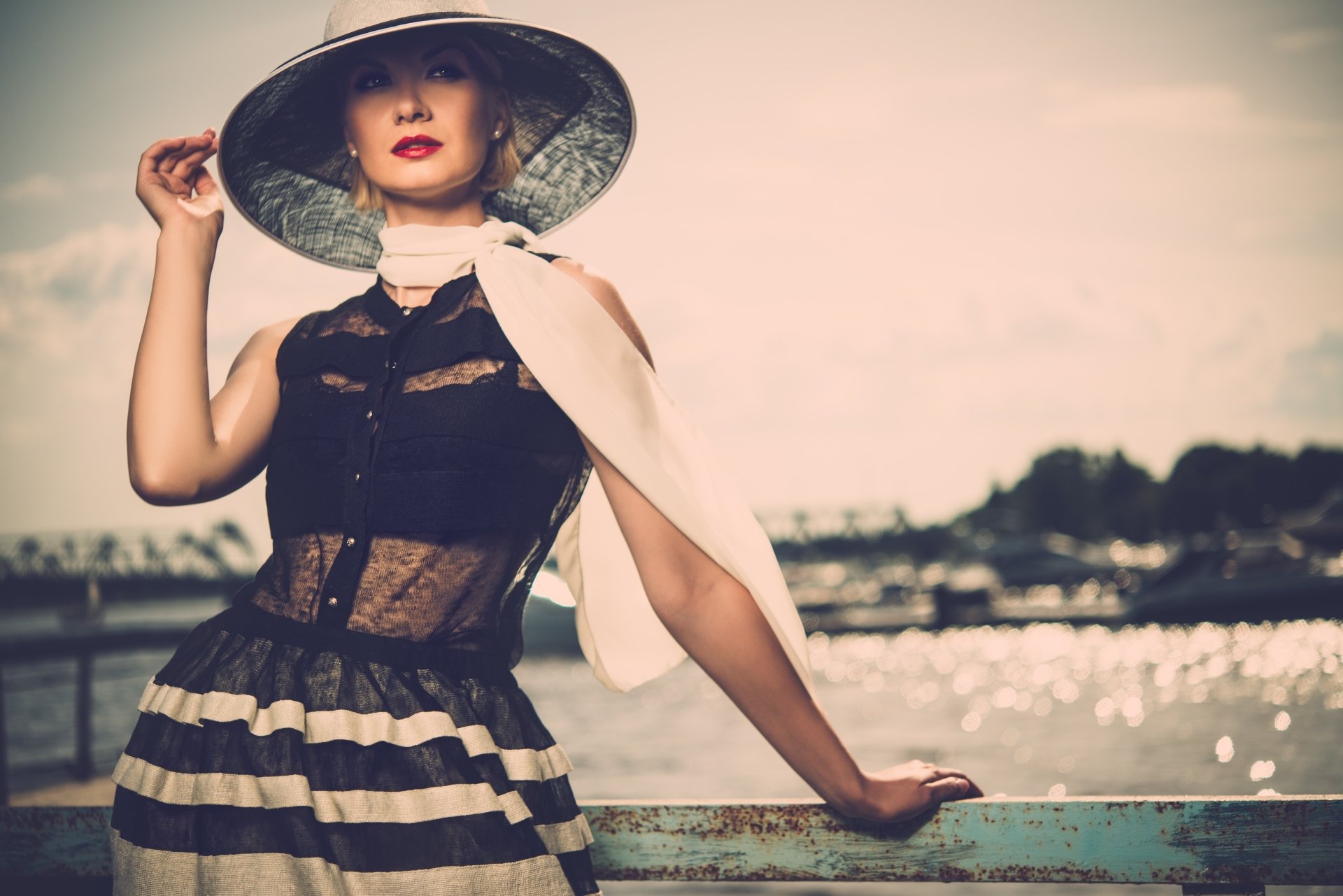 Download Woman Vintage 4k Ultra HD Wallpaper