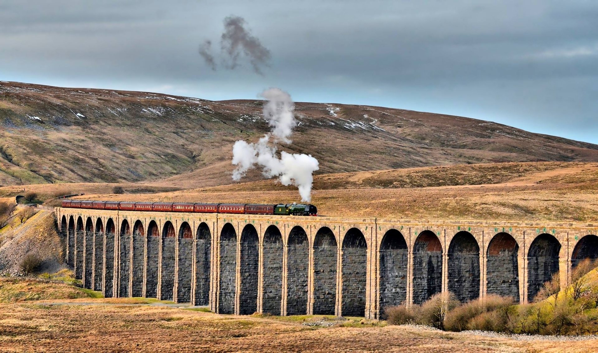 Majestic Railroad Bridge: A 4K Ultra HD Landscape of Nature and Trains