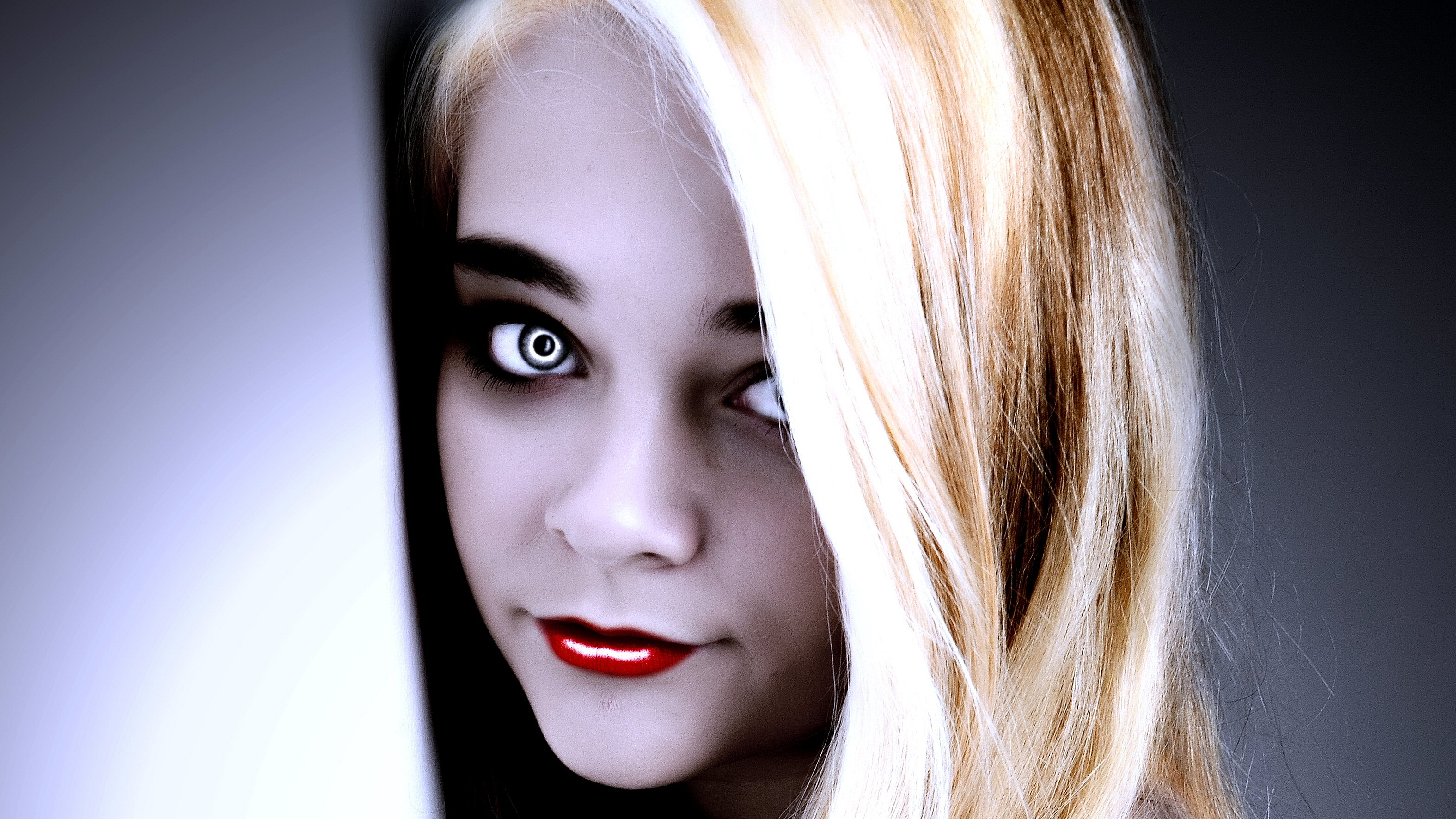 Vampire Slayer Cassie Wallpaper