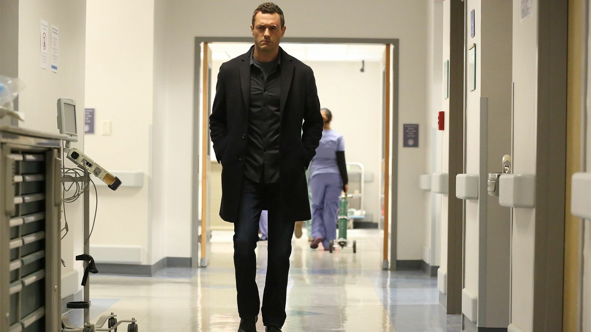 Download TV Show Complications HD Wallpaper