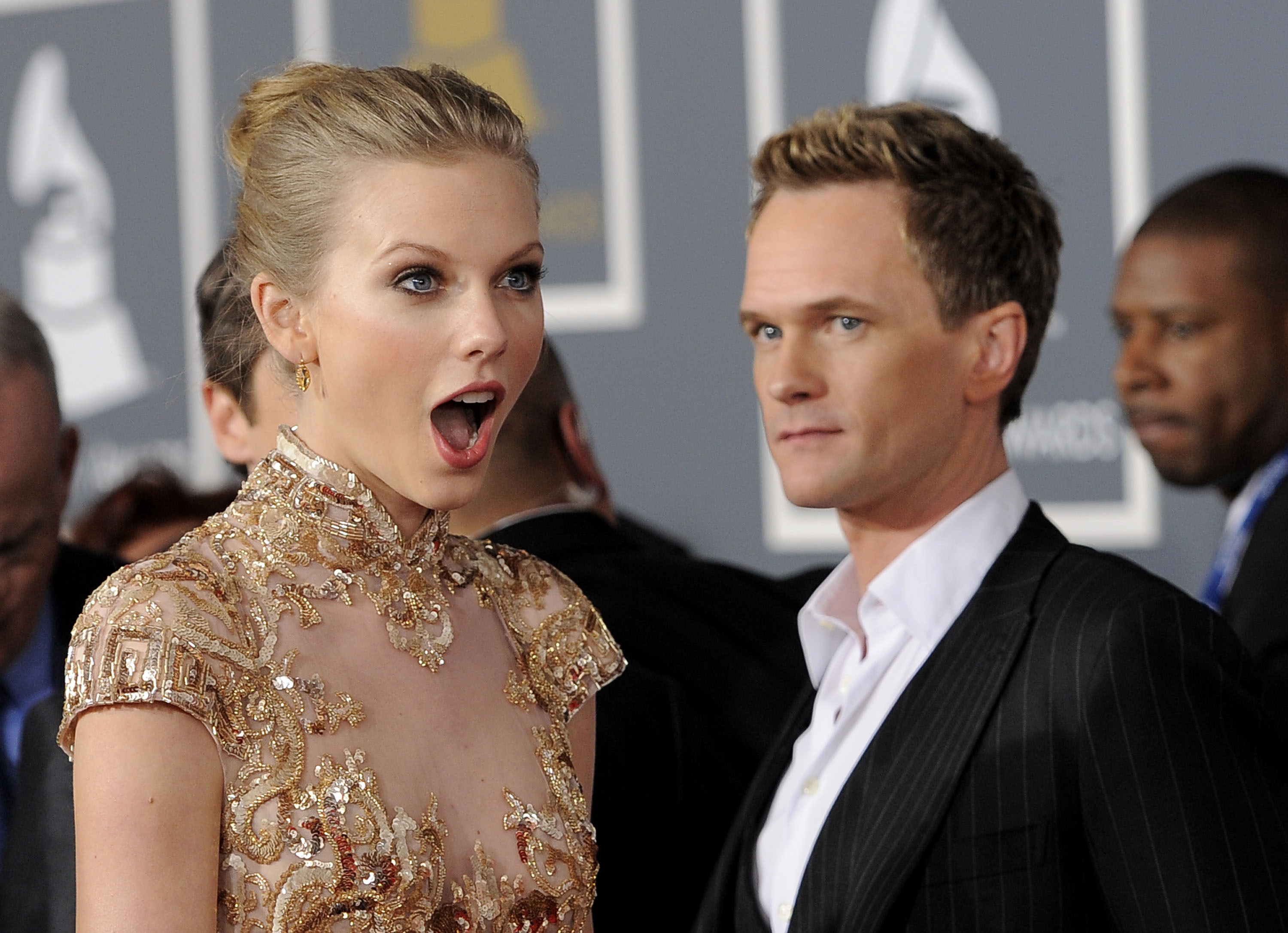 Taylor Swift & Neil Patrick Harris: HD Wallpaper of Iconic Moments