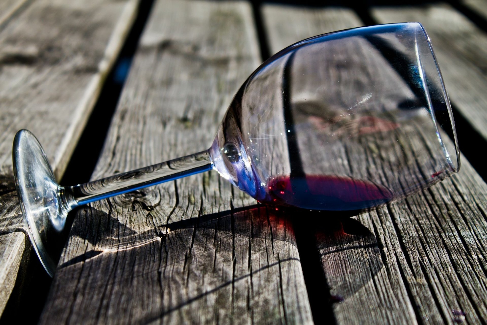 Elegant Wine Delight: HD Food & Wine Moments | 2100x1400 | Wallpaper Abyss