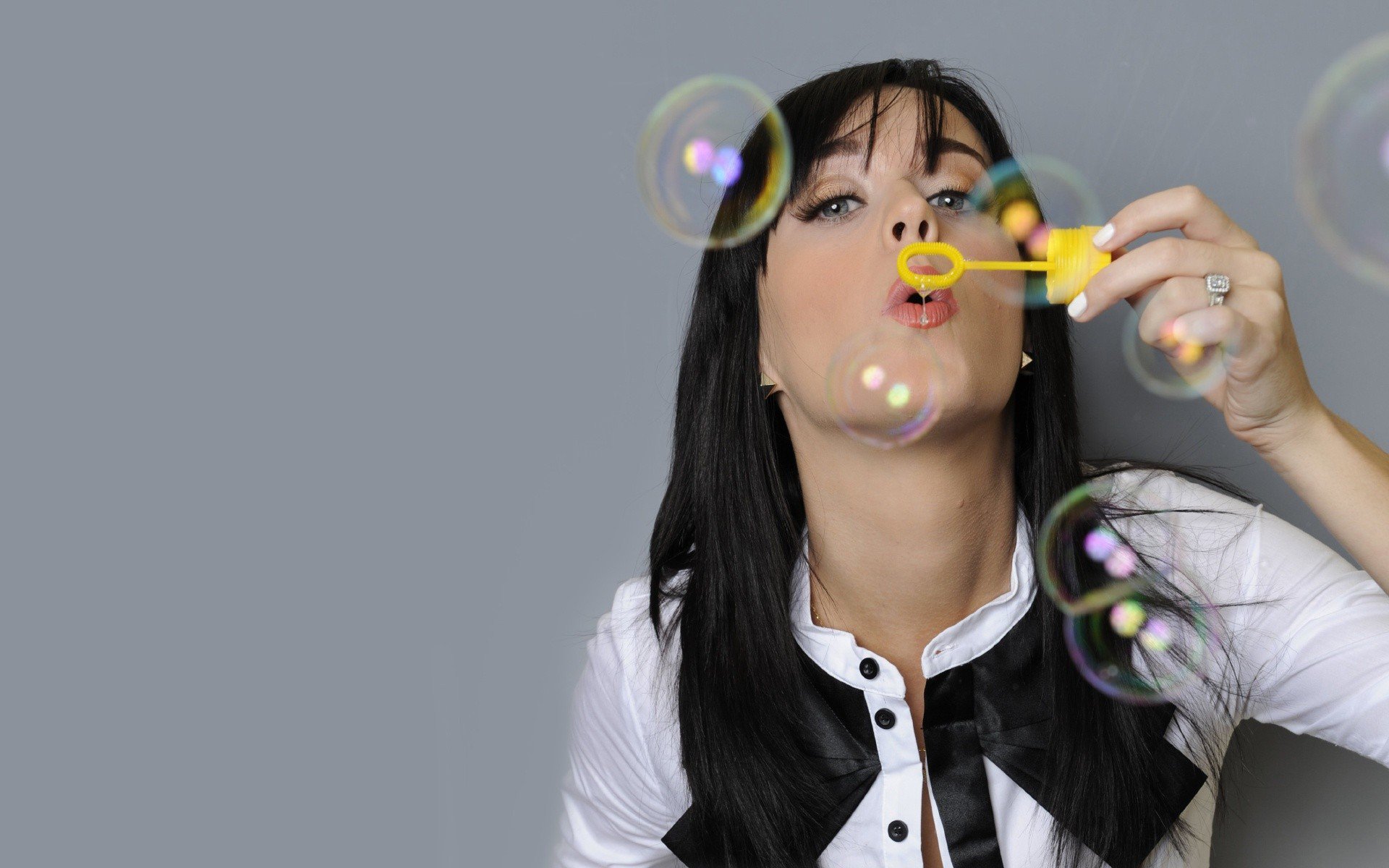 Katy Perry HD Wallpaper - Music Star in Bubbles