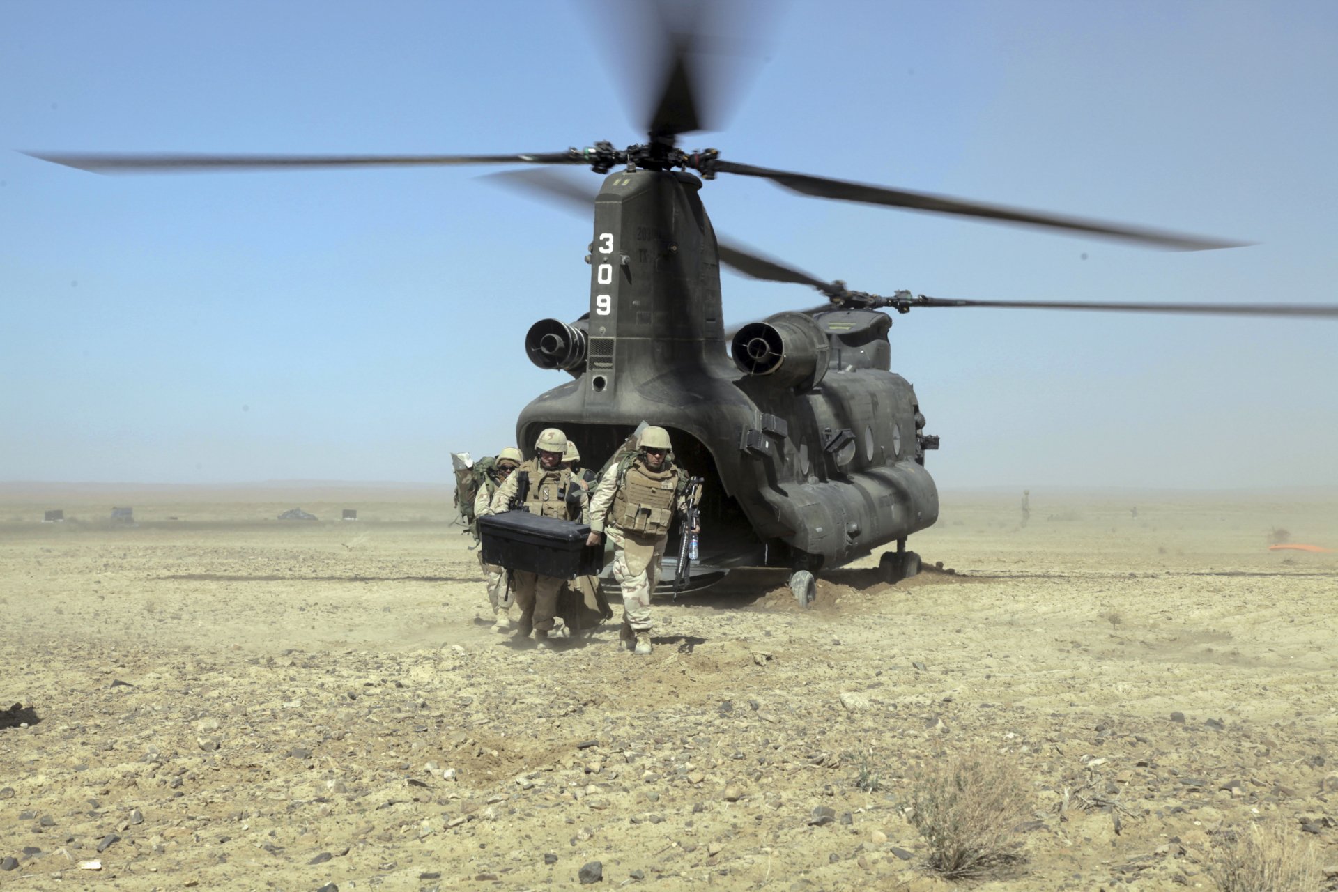 Download Soldier Helicopter Aircraft Military Boeing CH-47 Chinook HD ...