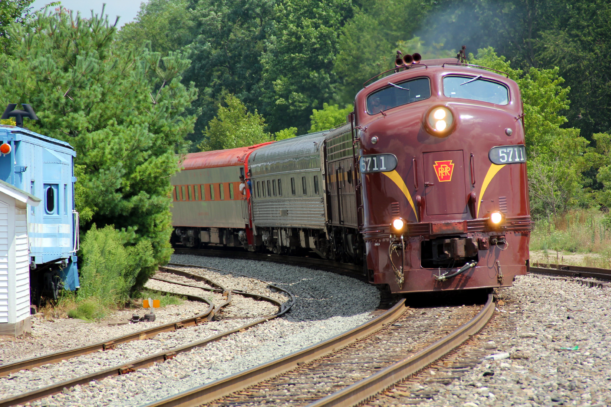 Download Vehicle Train HD Wallpaper