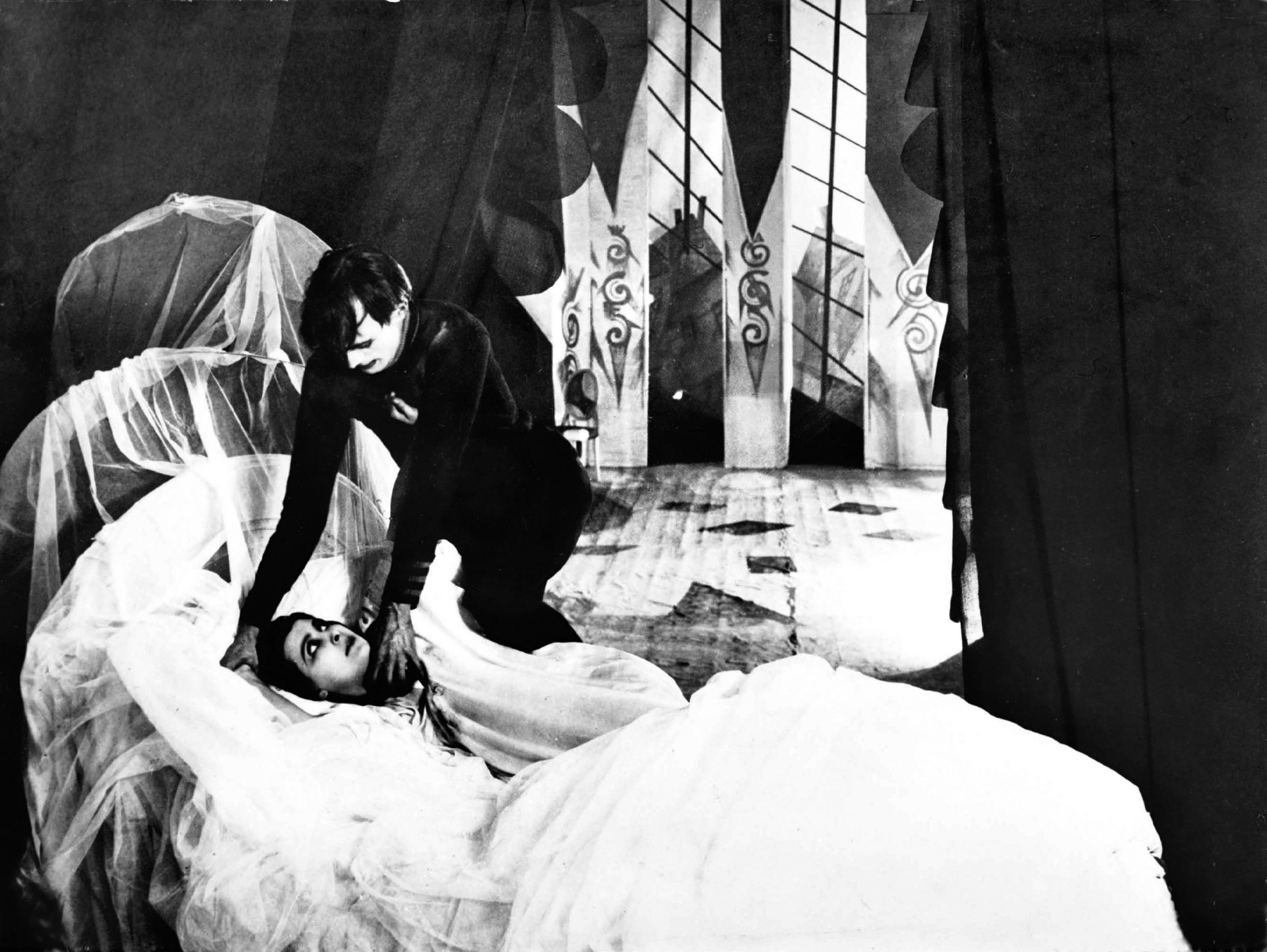 Download Movie The Cabinet Of Dr. Caligari HD Wallpaper