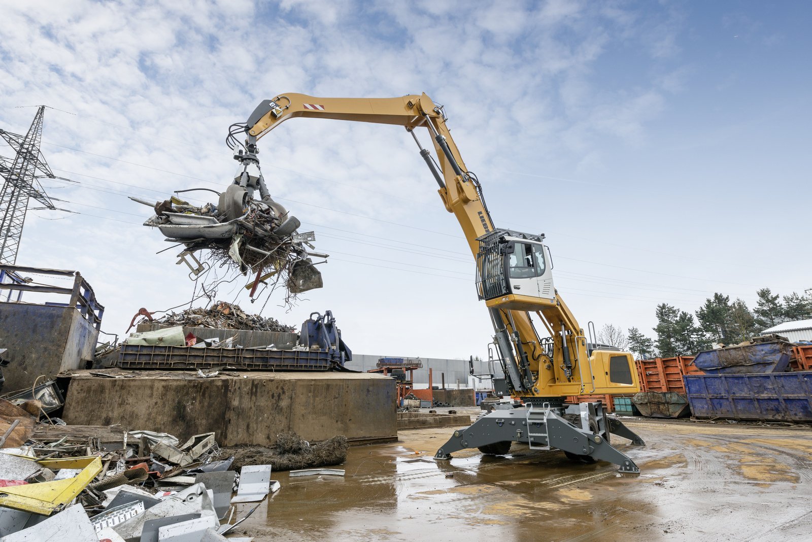 Download Vehicle Liebherr Wallpaper