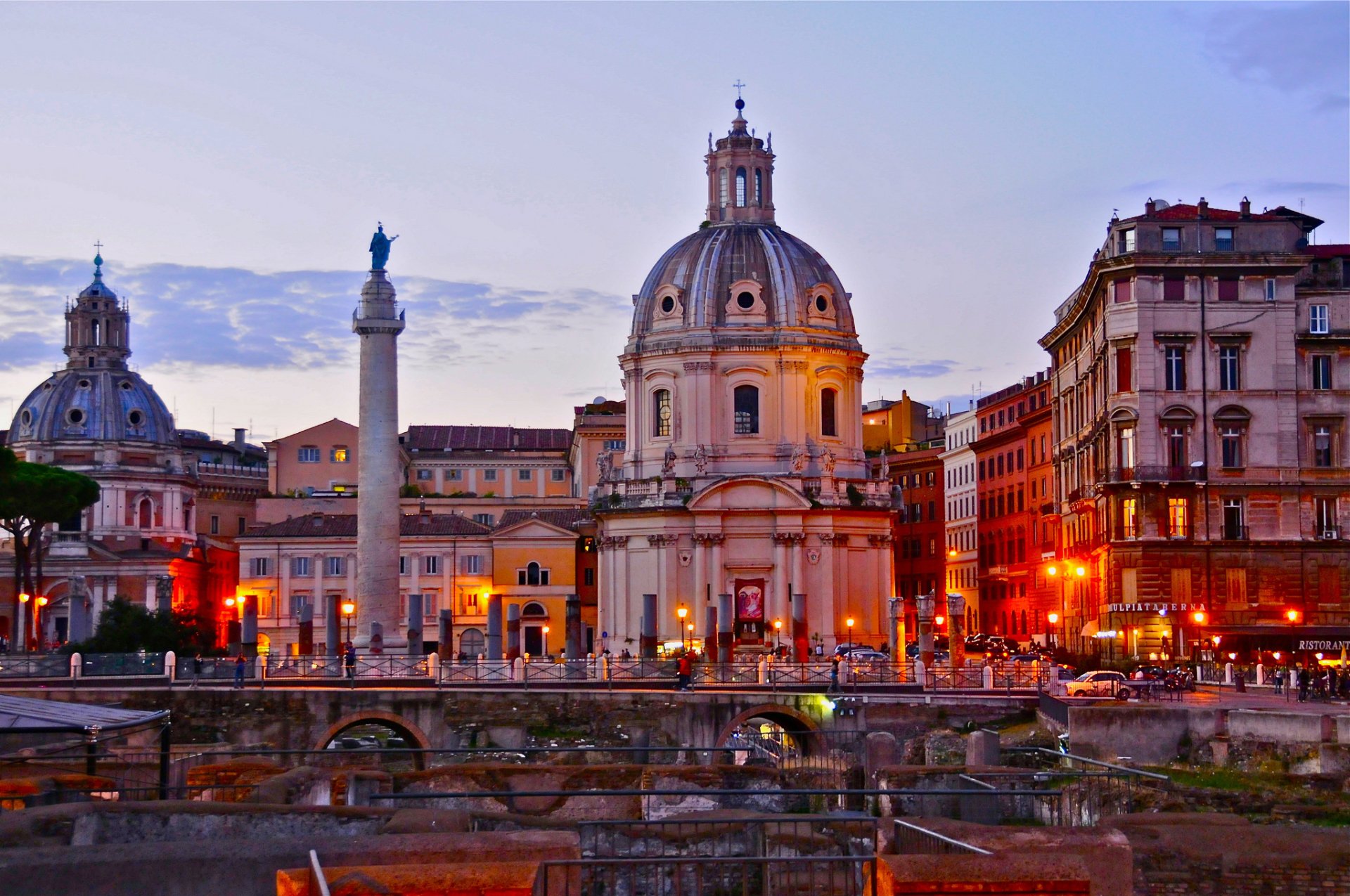 Sunset Silhouettes: Rome’s Iconic Church and Cityscape in HD Glory