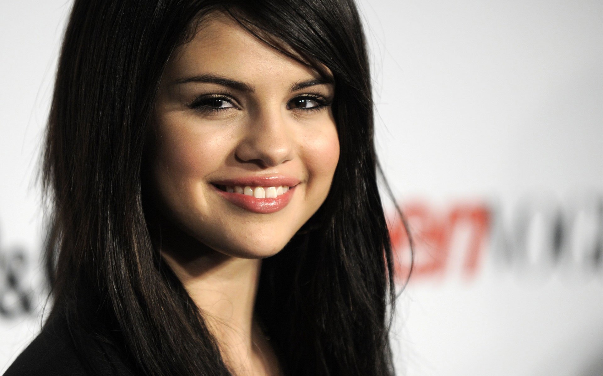 Download Music Selena Gomez HD Wallpaper