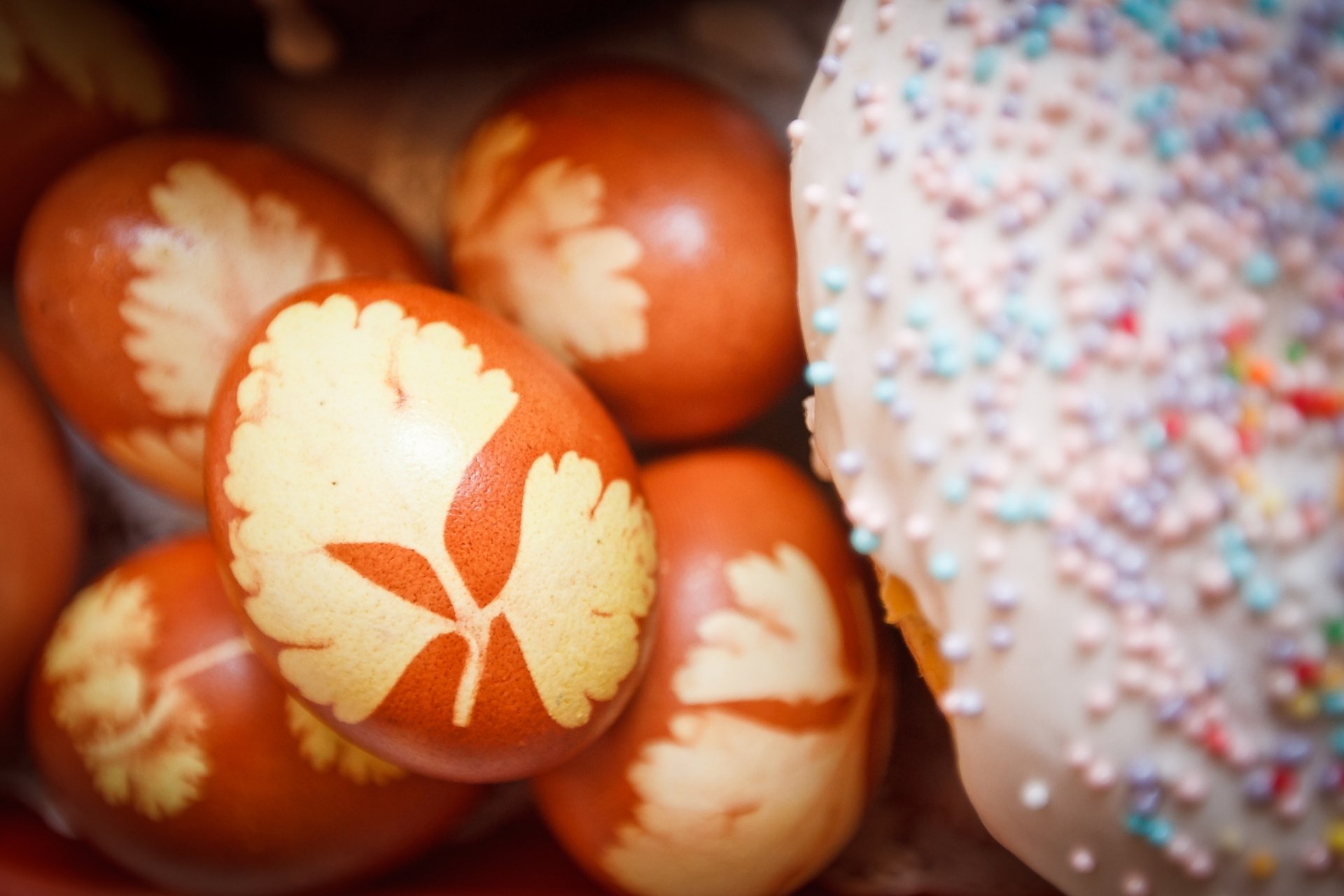 Easter Egg Elegance — 4K Ultra HD Holiday Wallpaper | 4714x3143 ...