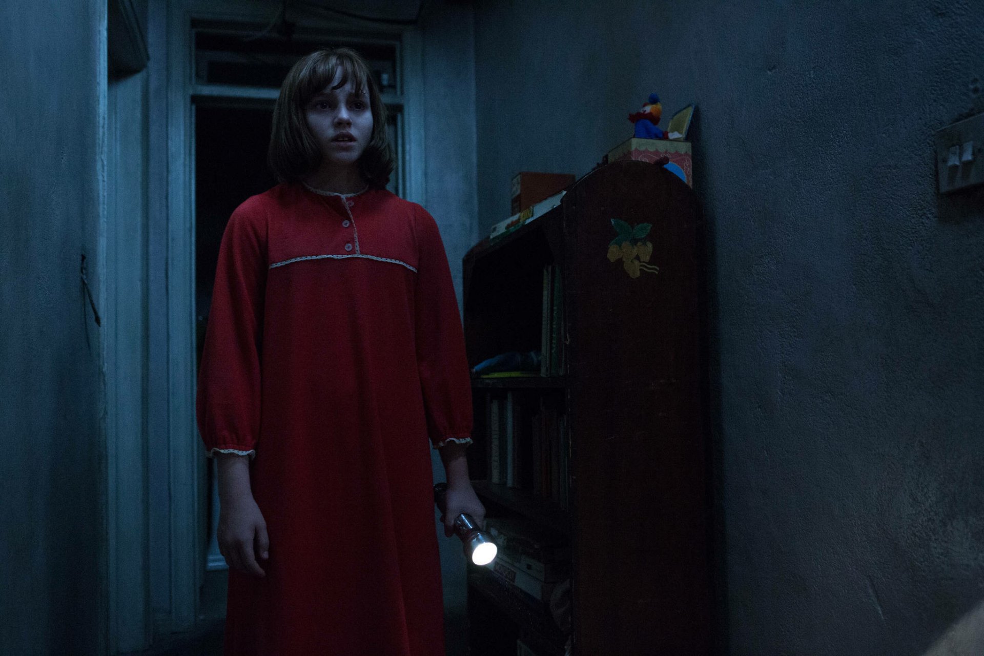 HD Wallpaper of Sterling Jerins in The Conjuring 2