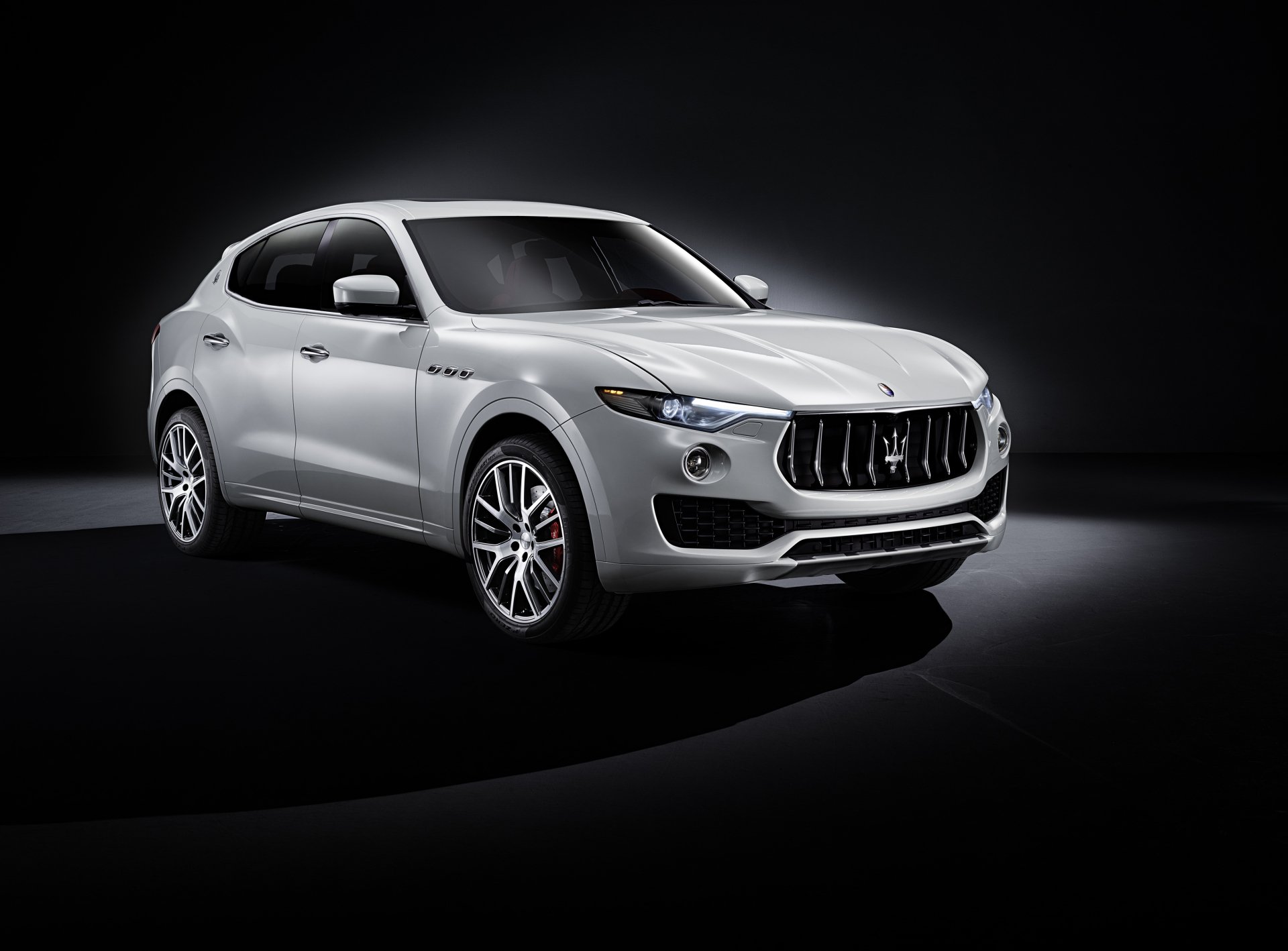 Download White Car Car SUV Maserati Vehicle Maserati Levante 4k Ultra ...