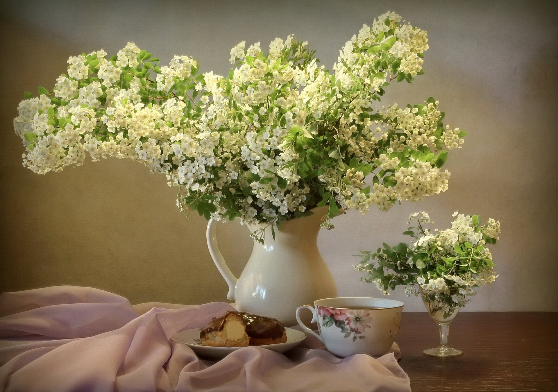 Elegant White Flower Still Life HD Wallpaper