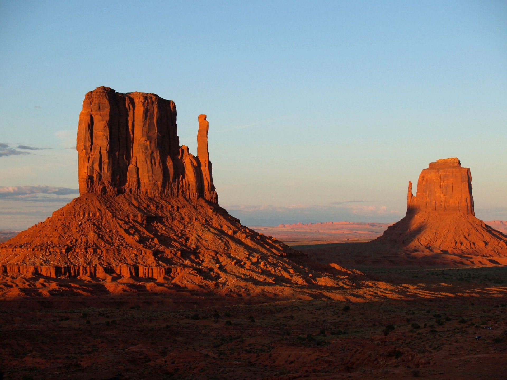 Monument Valley Majesty: Stunning Utah Desert Landscape HD Wallpaper by ...