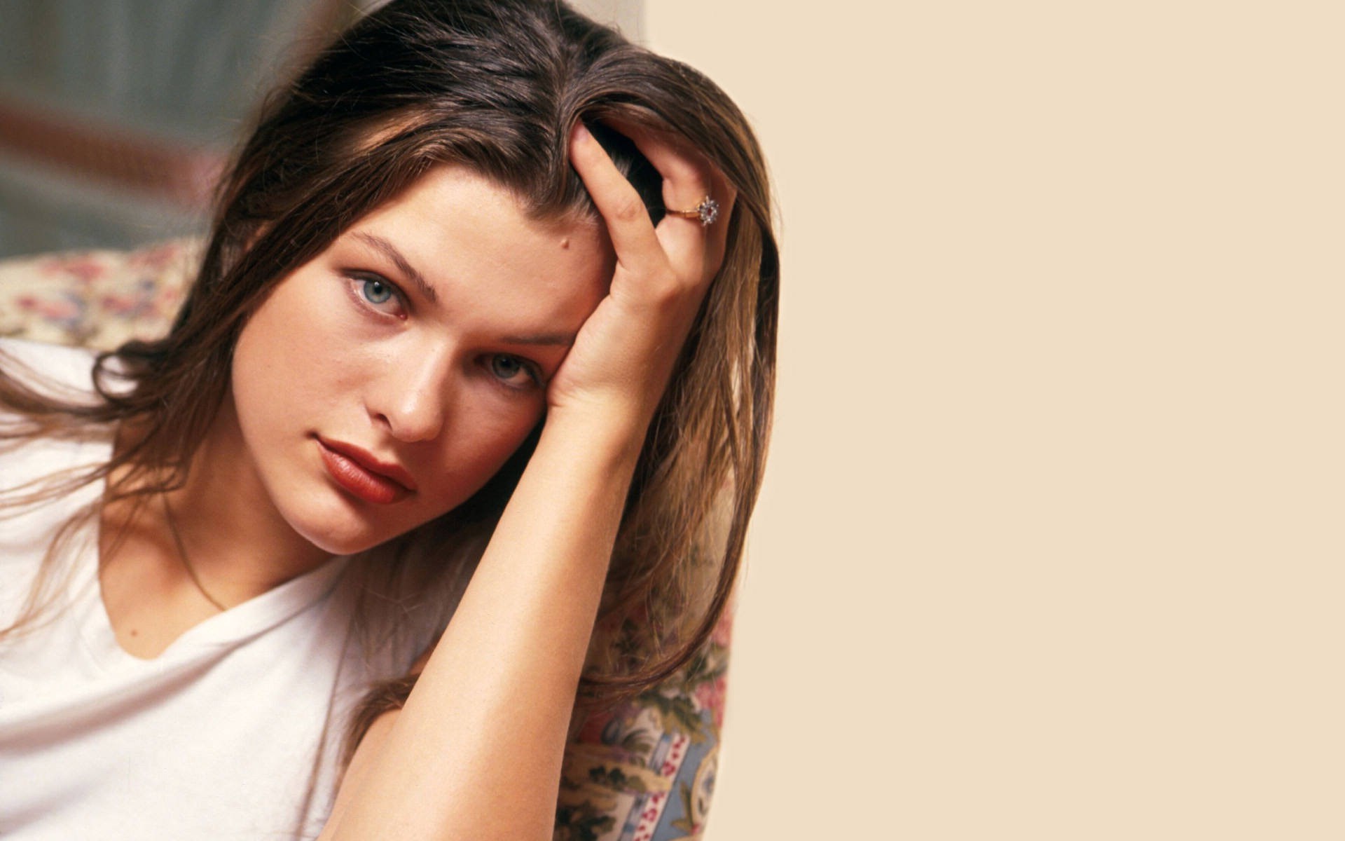Milla Jovovich Stunning HD Wallpaper – Russian Actress & Model Spotlight
