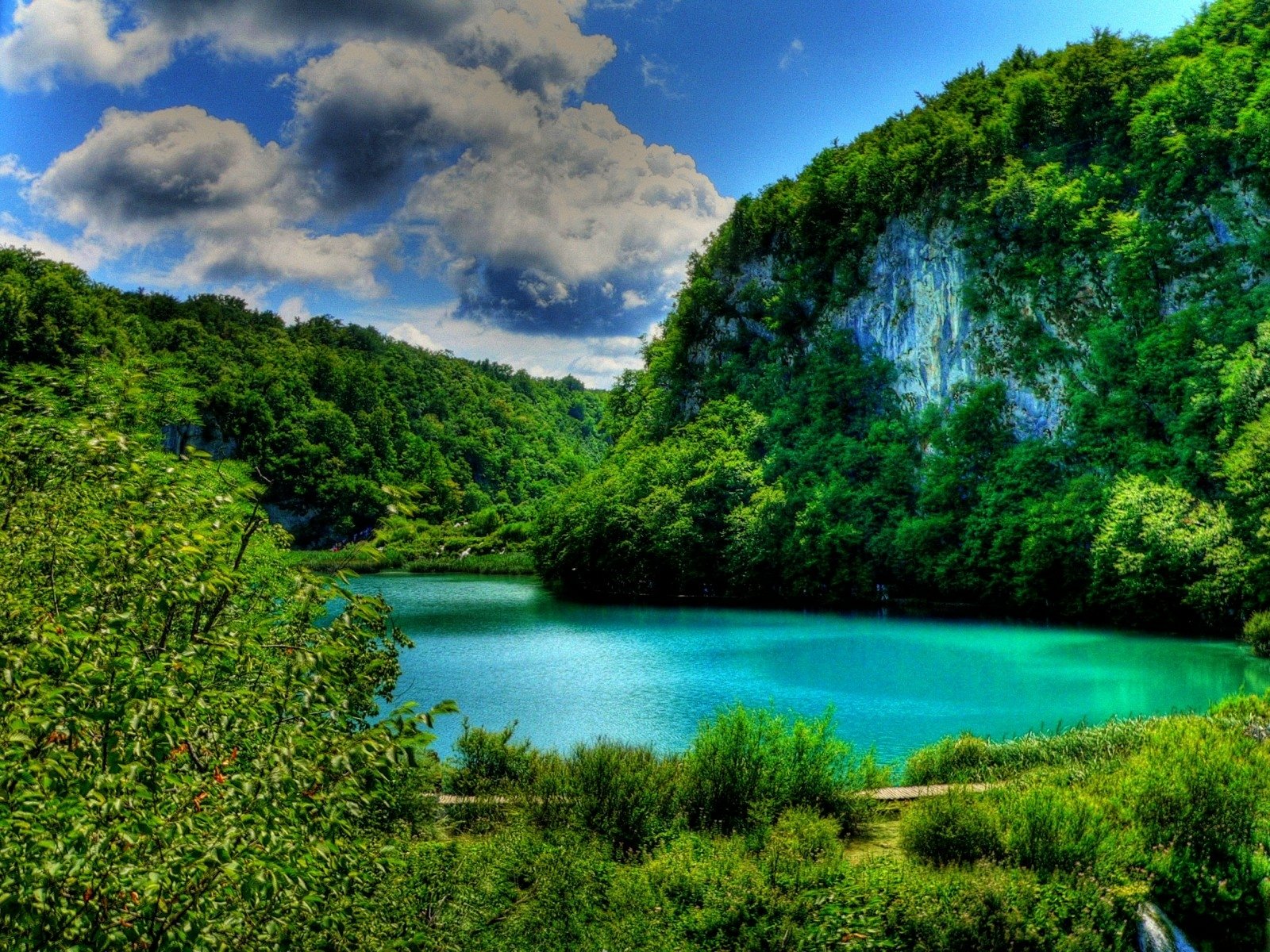 Turquoise Lake Serenity: Croatia’s Lush Green Forest Escape – HD Nature ...
