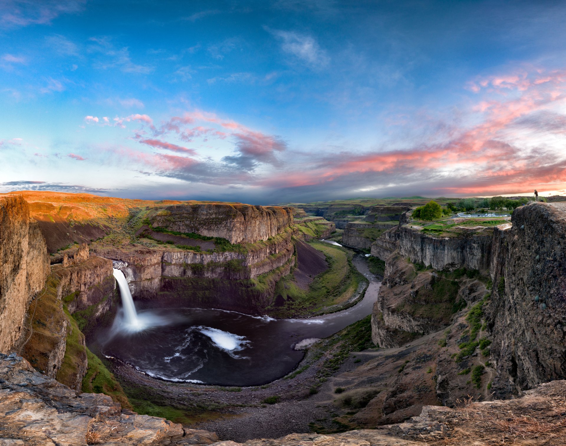 Palouse Falls Panorama — Canyon Cliffs & River Waterfall (HD Wallpaper)
