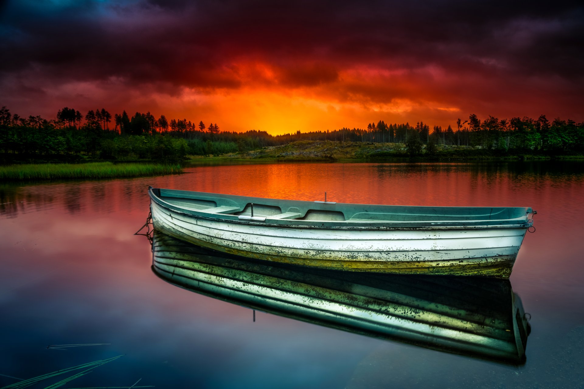 Tranquil Sunset Reflection: HD Lake Boat Photography Wallpaper ...