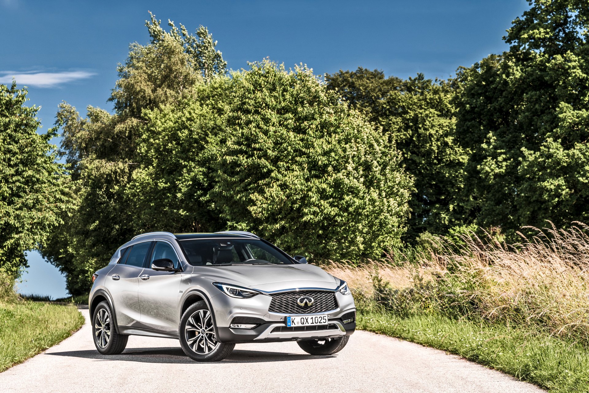 Download SUV Car Silver Car Infiniti Vehicle Infiniti QX30 HD Wallpaper