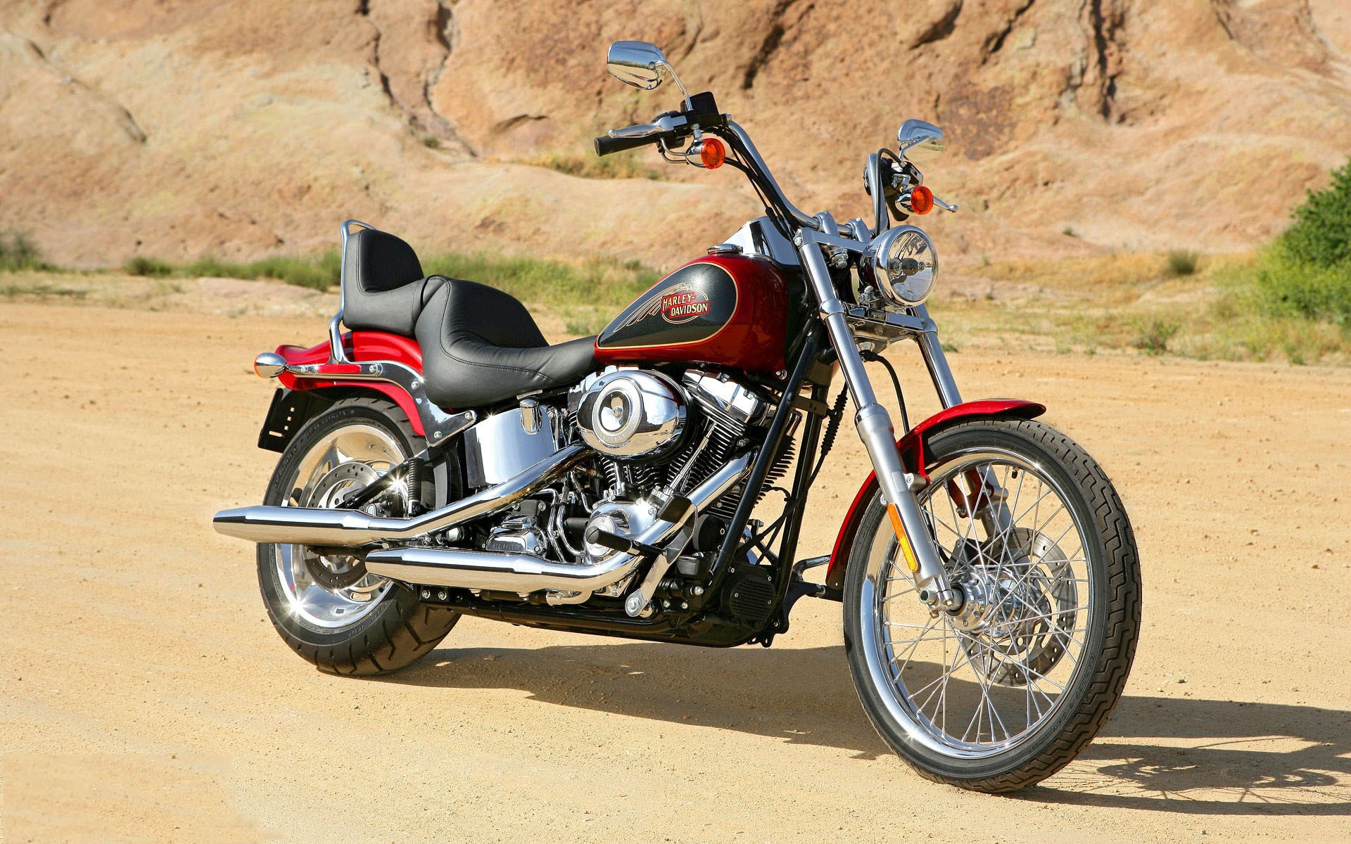 Harley-Davidson Motorcycle HD Wallpaper: Classic Ride in the Desert Sun
