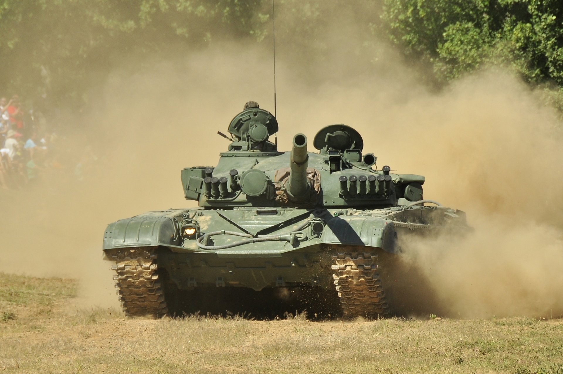 HD Military Tank Warrior in Action | 2048x1360 | Wallpaper Abyss