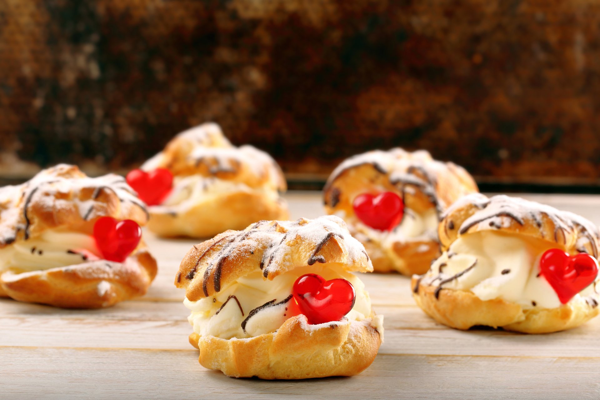 Download Cream Heart Pastry Food Dessert 4k Ultra HD Wallpaper