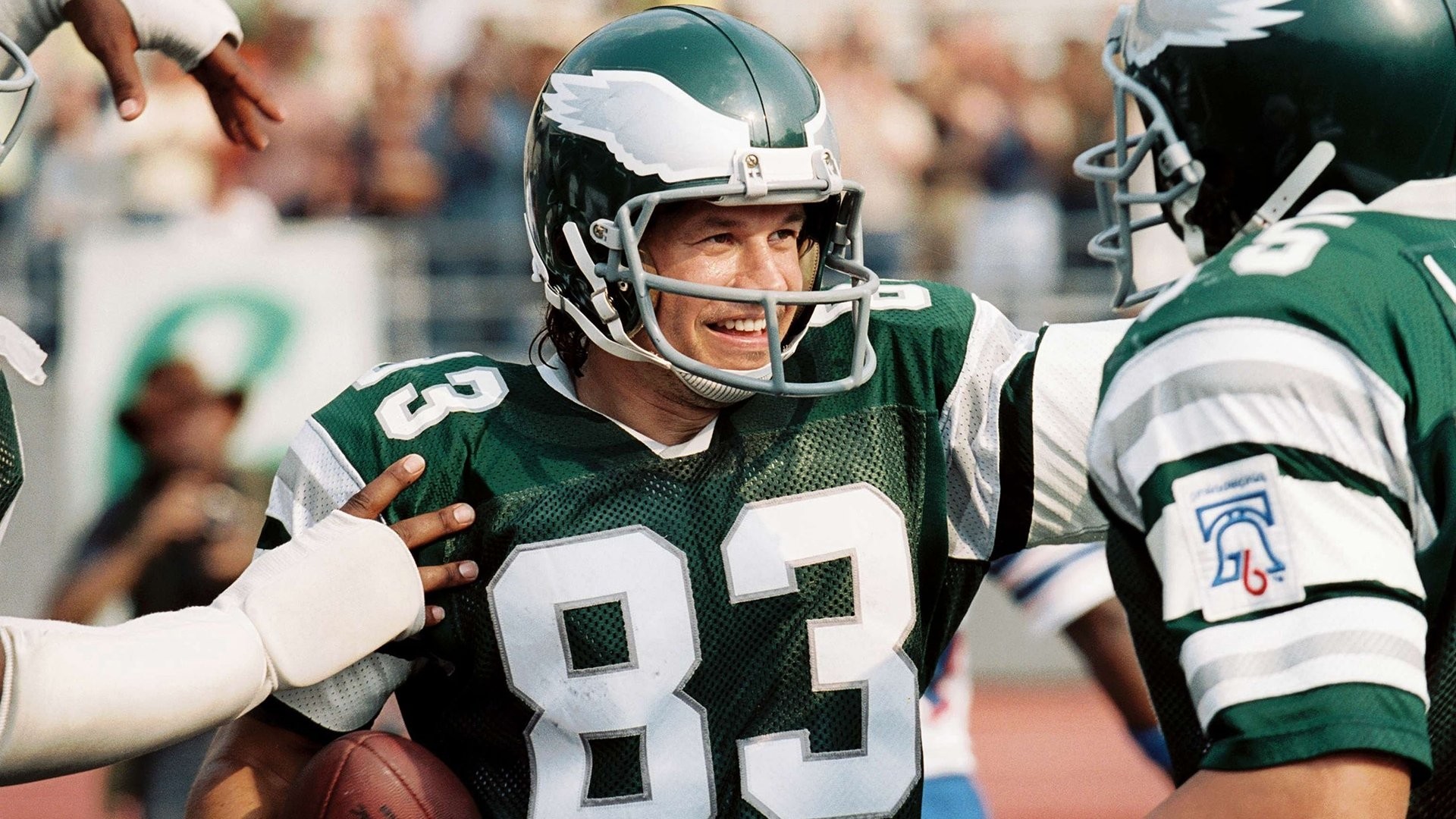 Download Mark Wahlberg Movie Invincible (2006) HD Wallpaper