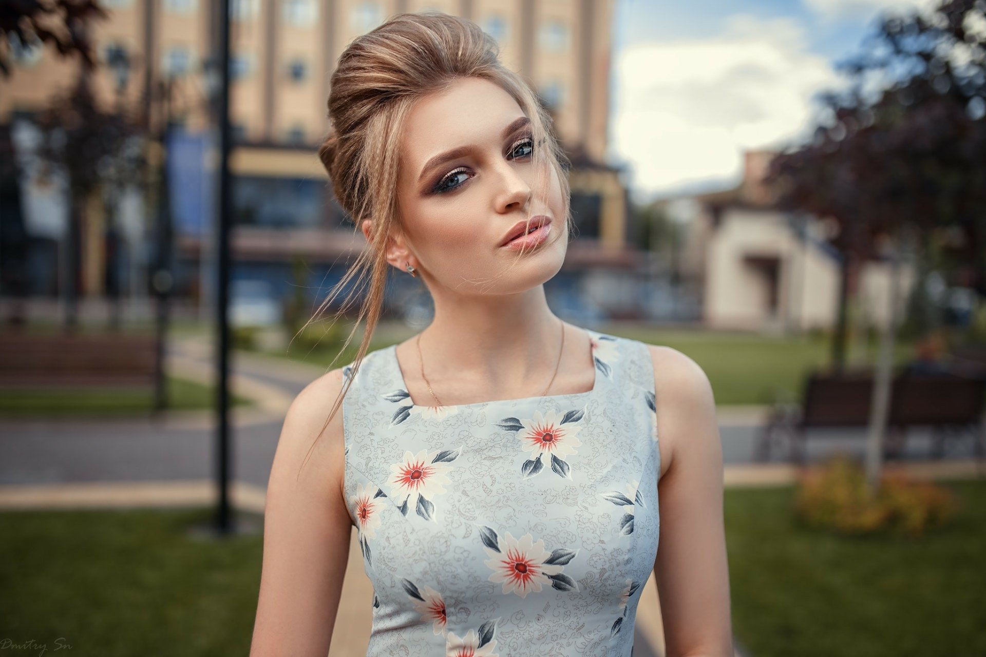 Download Depth Of Field Blue Eyes Blonde Woman Model Hd Wallpaper By
