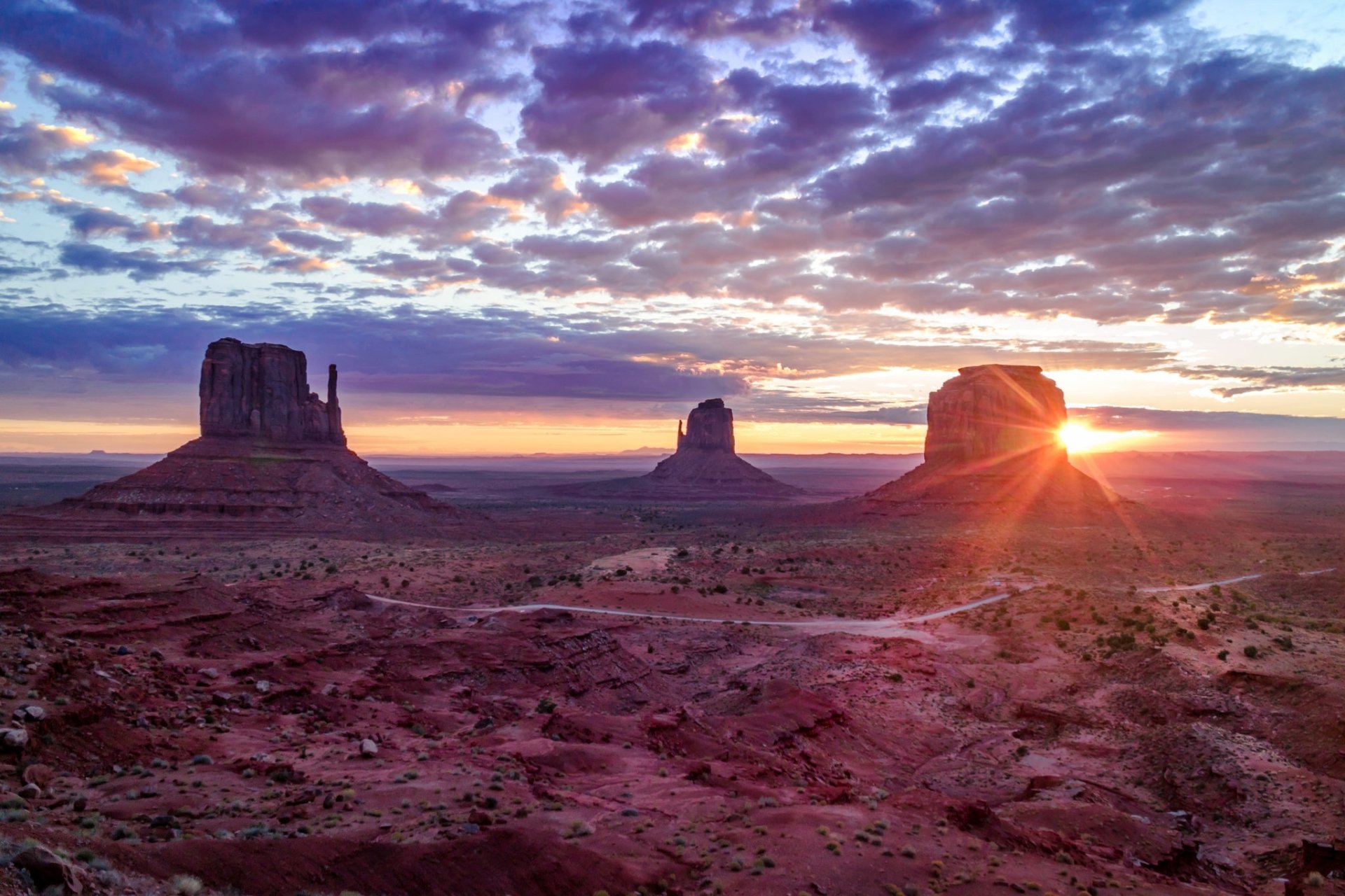Monument Valley Sunrise: Stunning Desert Horizon HD Landscape ...
