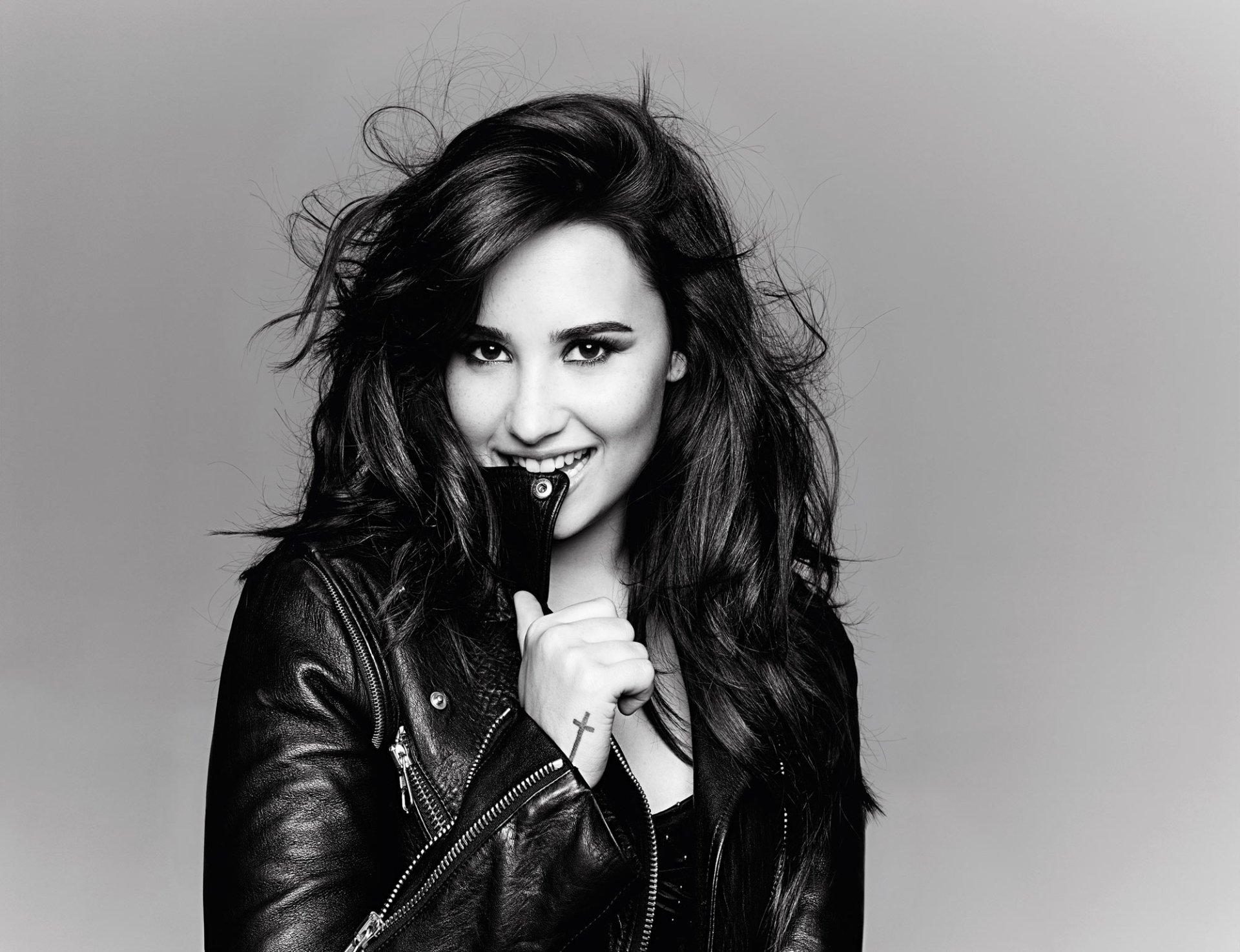 Demi Lovato HD Wallpaper
