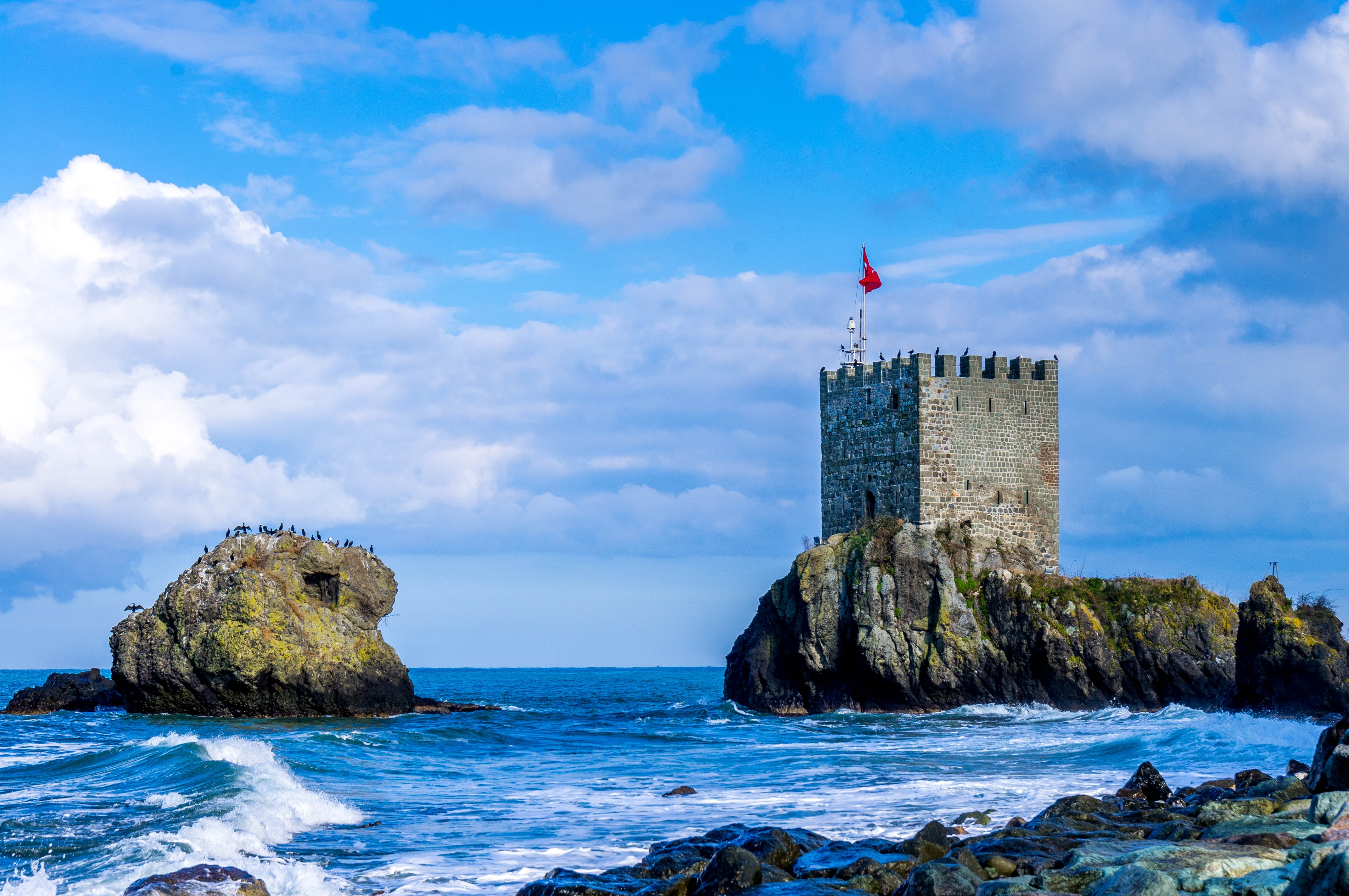 Download Horizon Sky Sea Ocean Coast Man Made Castle 4k Ultra HD Wallpaper