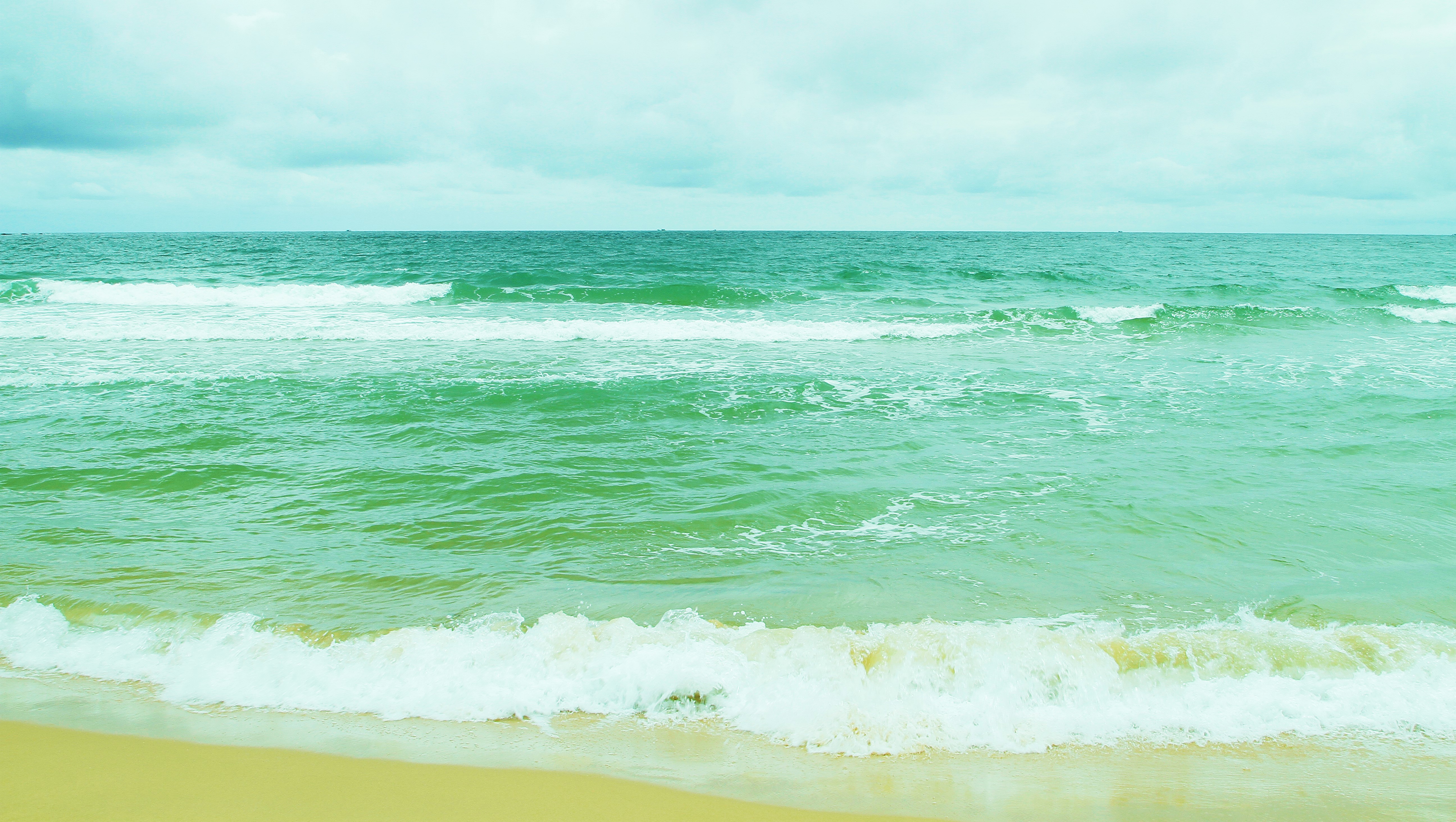 Blue Beach Wallpaper by Hieu353Extrope