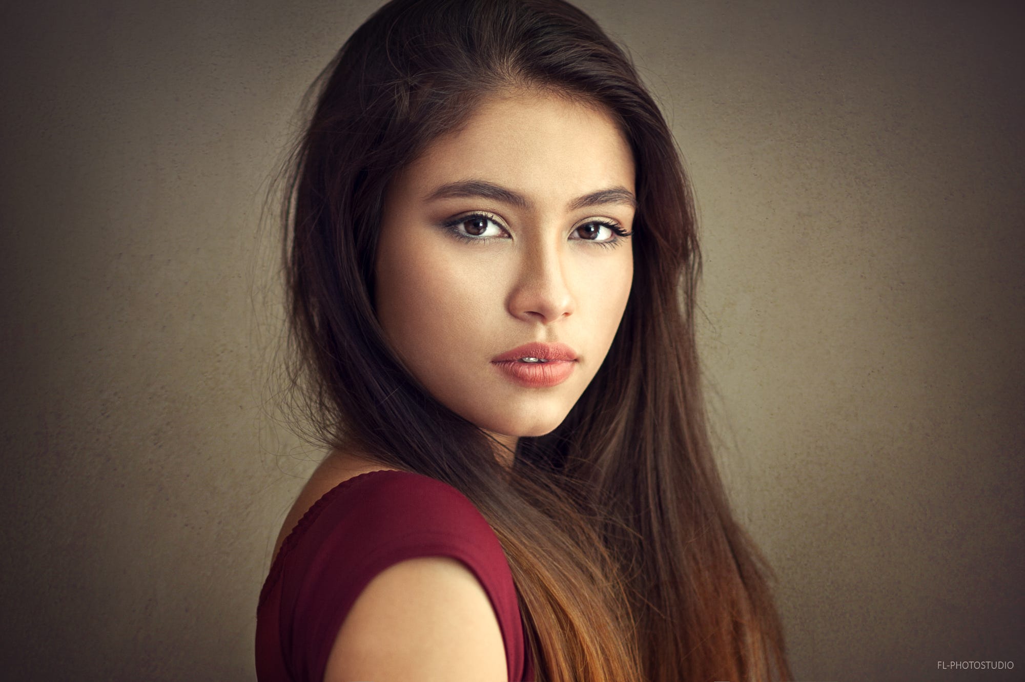 Download Brown Eyes Brunette Face Woman Model HD Wallpaper by Lods Franck