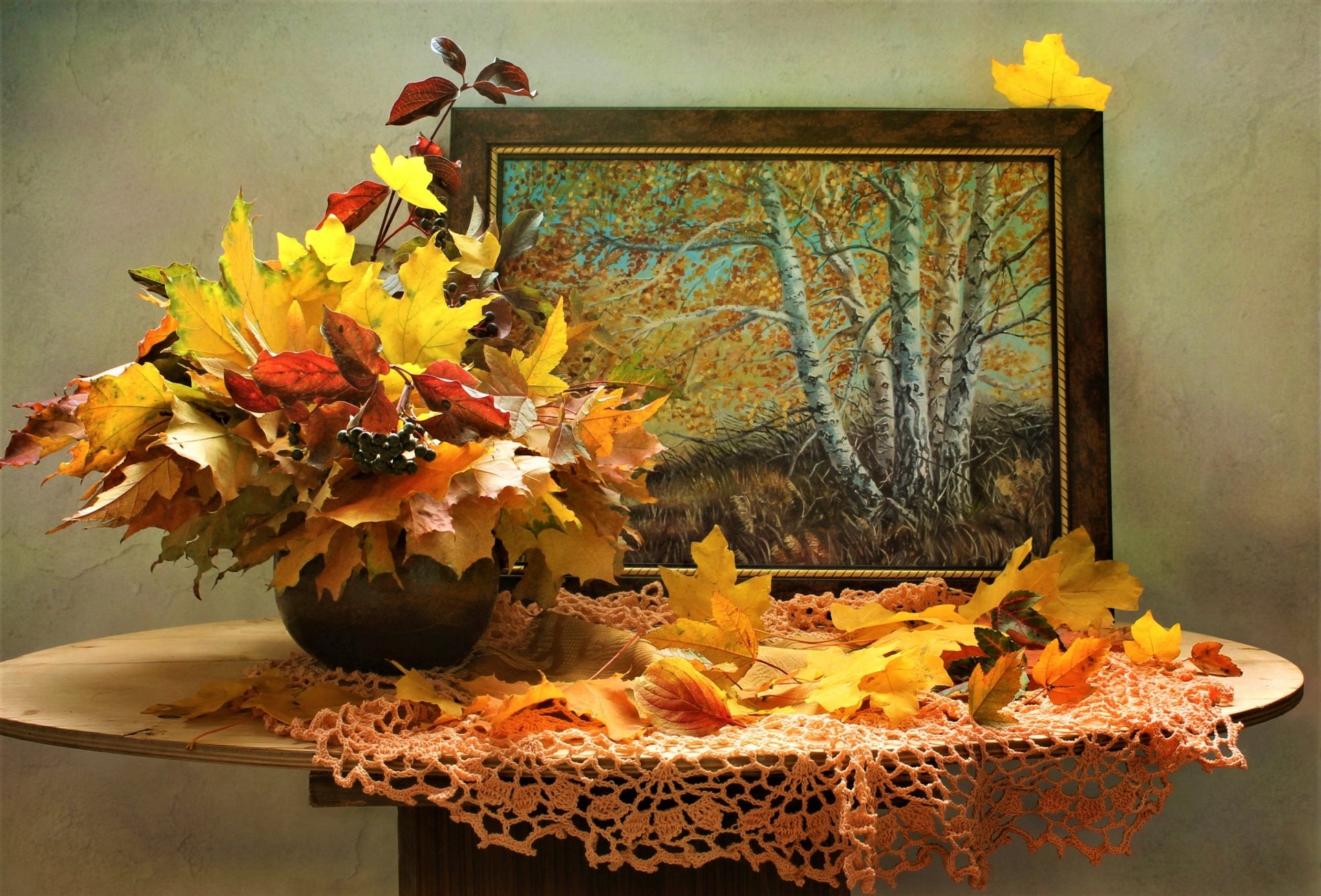 Download Vase Leaf Fall Photography Still Life HD Wallpaper | 2895x1964 ...