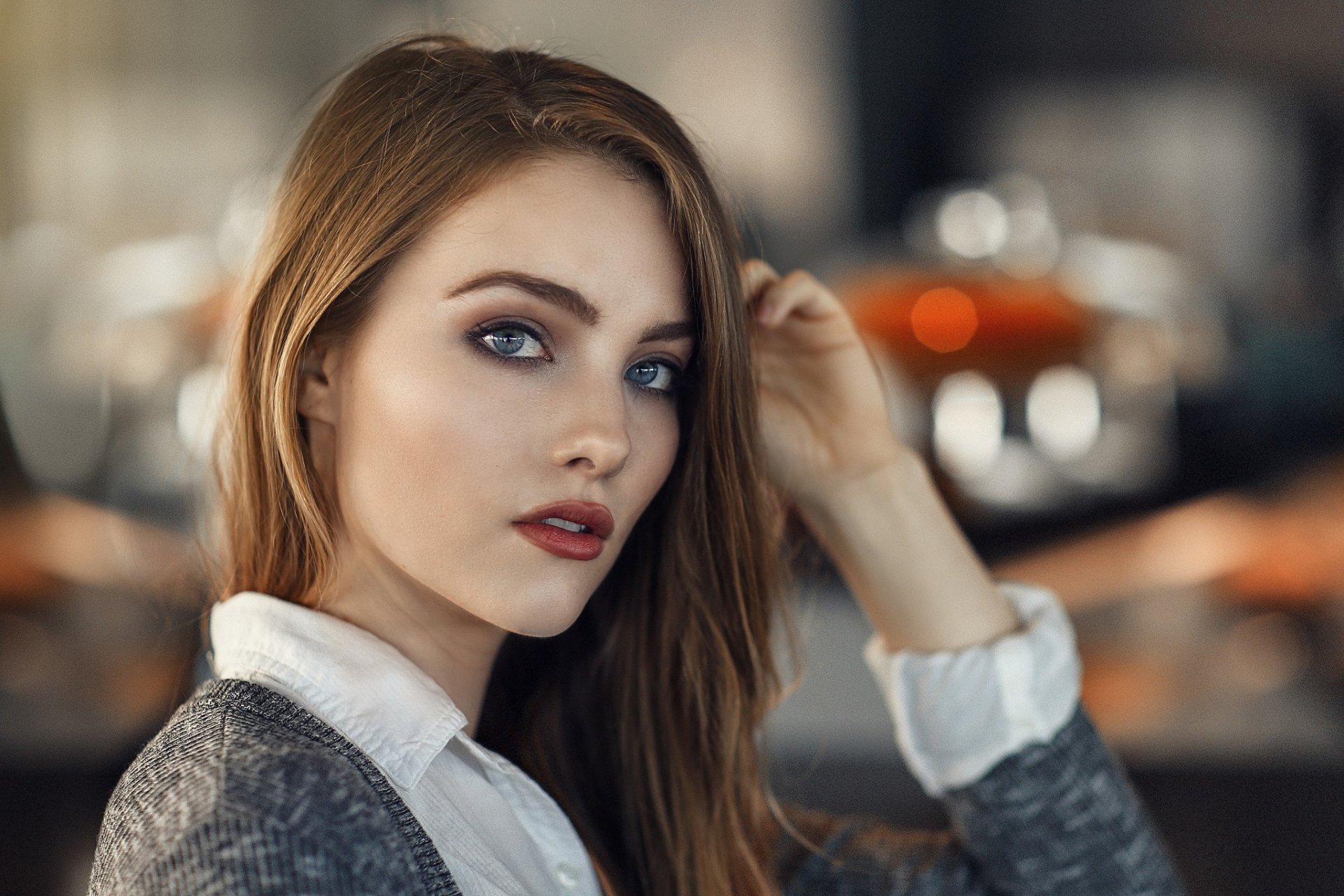 Stunning Woman Model HD Wallpaper: Elegance Captured in Every Detail